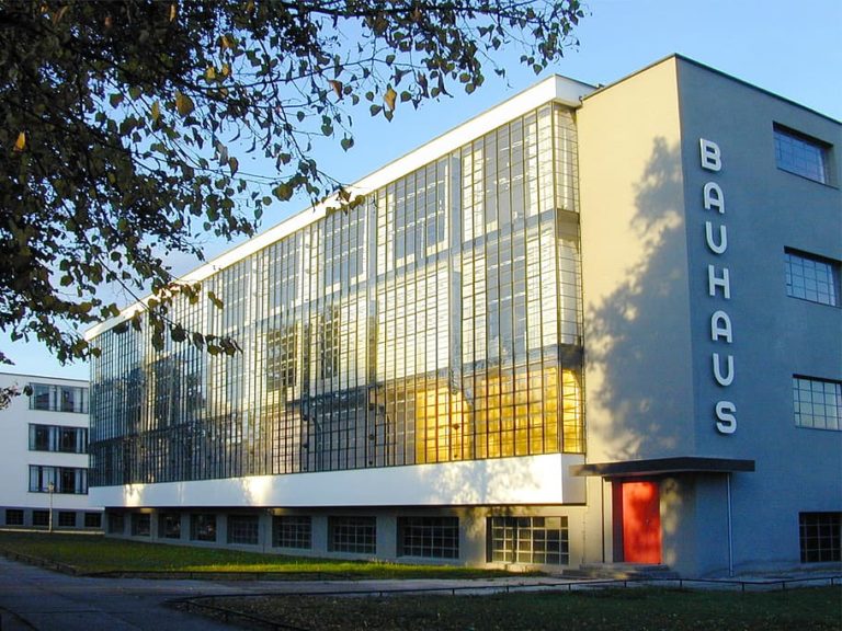 Bauhaus completa 100 anos e mostra suas influências até hoje - Revista ...